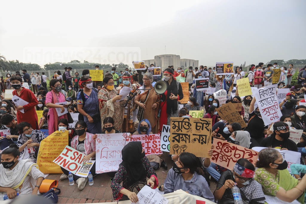 Anti-rape protests outside parliament