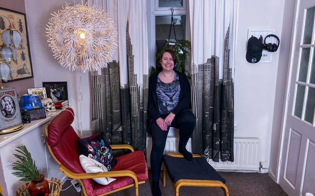 Britain’s transgender stand-ups find comedy in a hostile climate