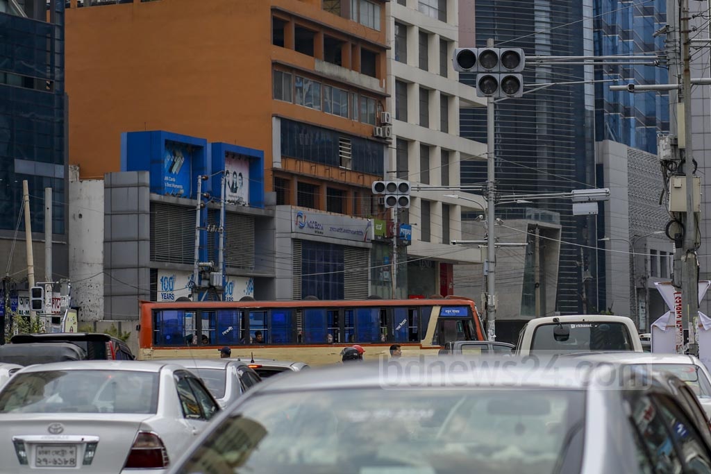 Dhaka's inoperable traffic lights