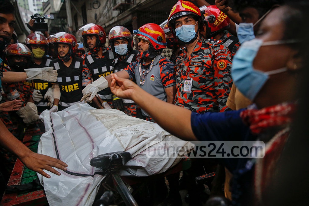 Rescuers find caretaker dead in debris of Moghbazar building