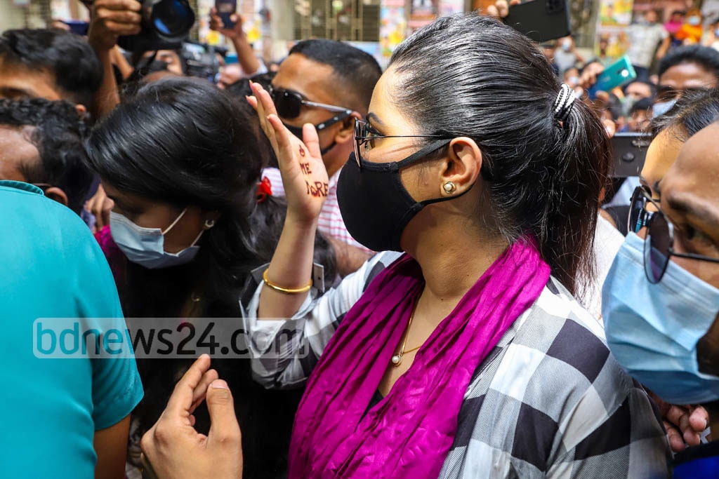 Car, handset and makeup box: Pori Moni seeks to get them back