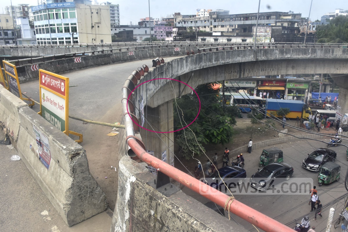Crack appears in a pillar of Chattogram flyover. Are heavy vehicles to ...