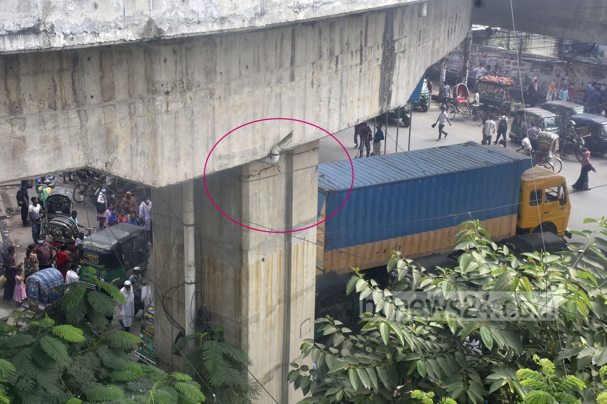 Crack appears in a pillar of Chattogram flyover. Are heavy vehicles to ...