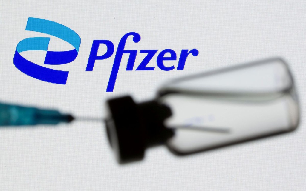 UK approves Pfizer-BioNTech's COVID booster targeting omicron BA.4/5
