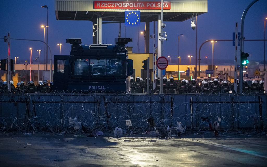 Risk for leader of Belarus: migrants he lured may want to stay