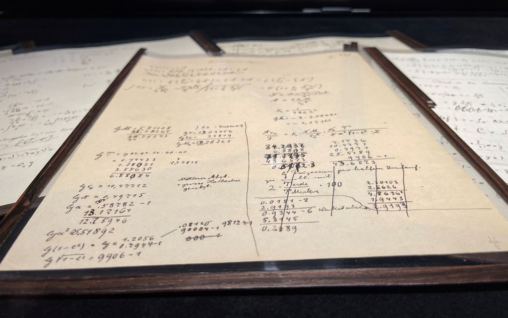 Einstein notes with sketches of relativity theory sold in Paris auction ...