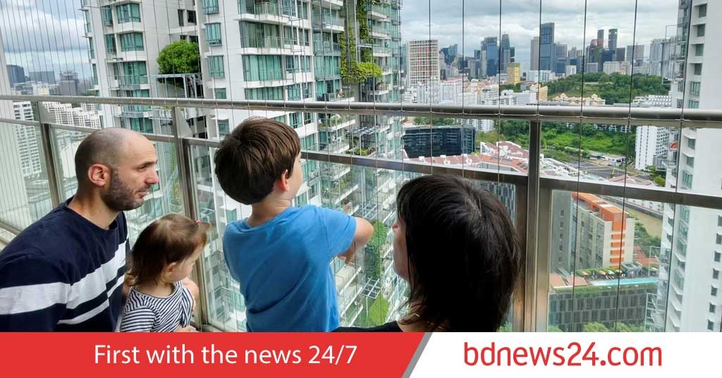 Expats head for the exit as 'easy' Singapore's COVID controls bite