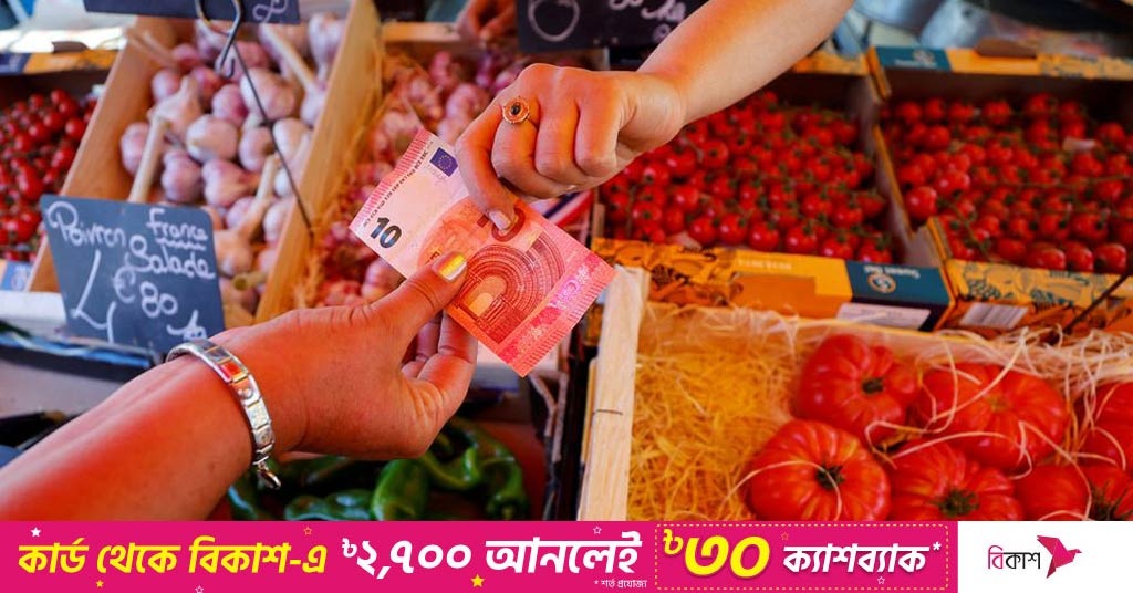 Euro drops to 20-year low, approaches parity with dollar