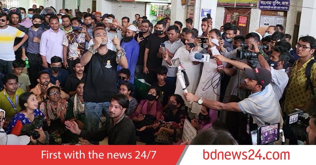 রেলে ‘অব্যবস্থাপনা’: ছয় দফায় রনি অনড়