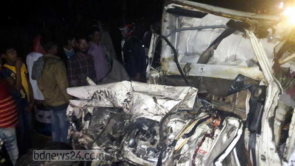 দিনাজপুরে বাস ও পিক-আপের সংঘর্ষে নিহত ৩