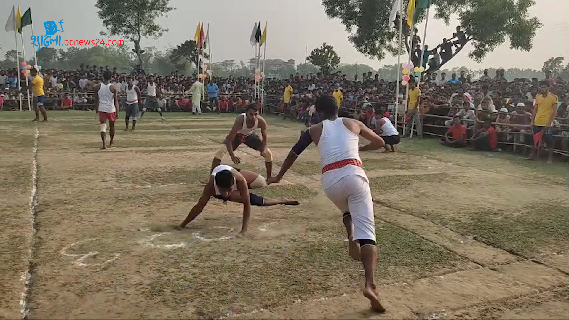 নেত্রকোণায় ঐতিহ্যবাহী দাড়িয়াবান্ধা খেলা (ভিডিওসহ)