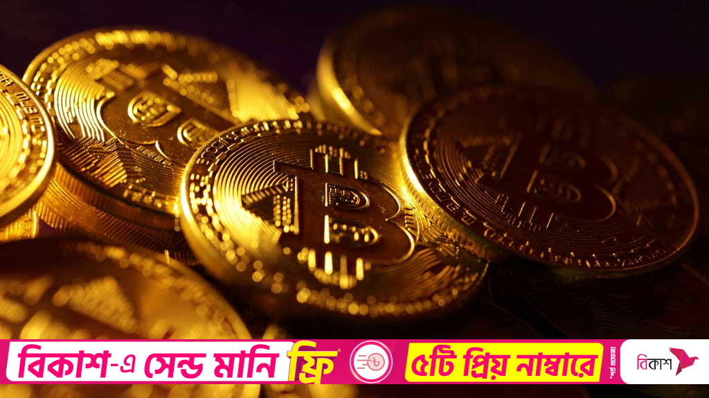 Bitcoin slides to four-month lows on liquidation fears, ether sin