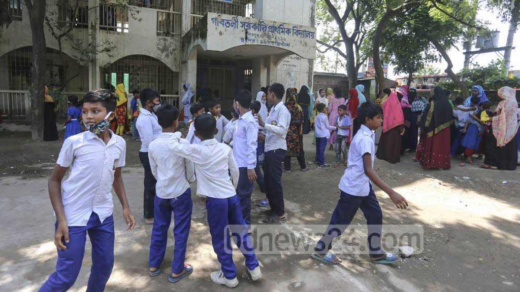 Bangladesh orders all primary schools to reopen