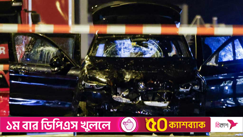 Driver rams German Christmas market, two dead