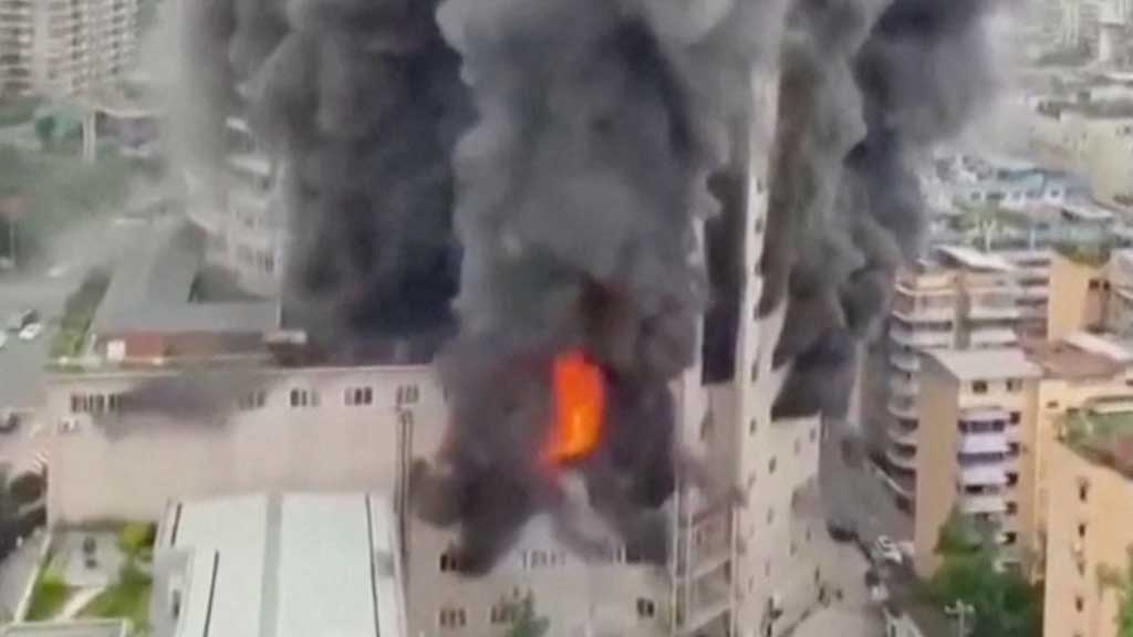 16 die in China shopping centre fire