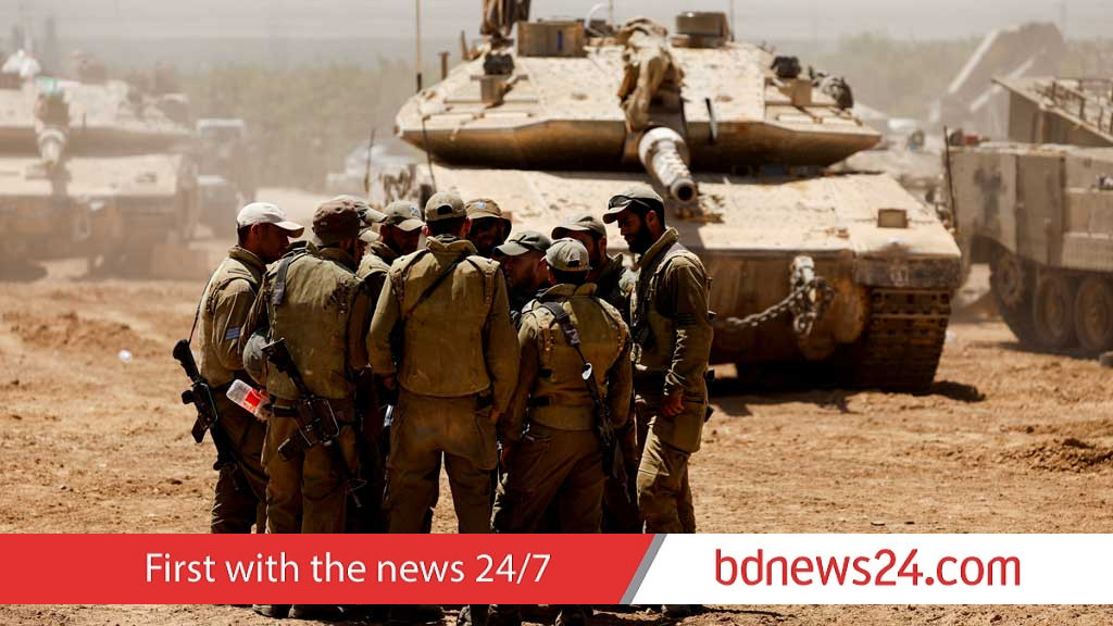 Israeli tanks push into Rafah as civilians flee