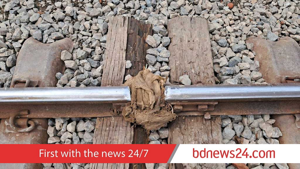Break in Natore rail line forces makeshift repairs