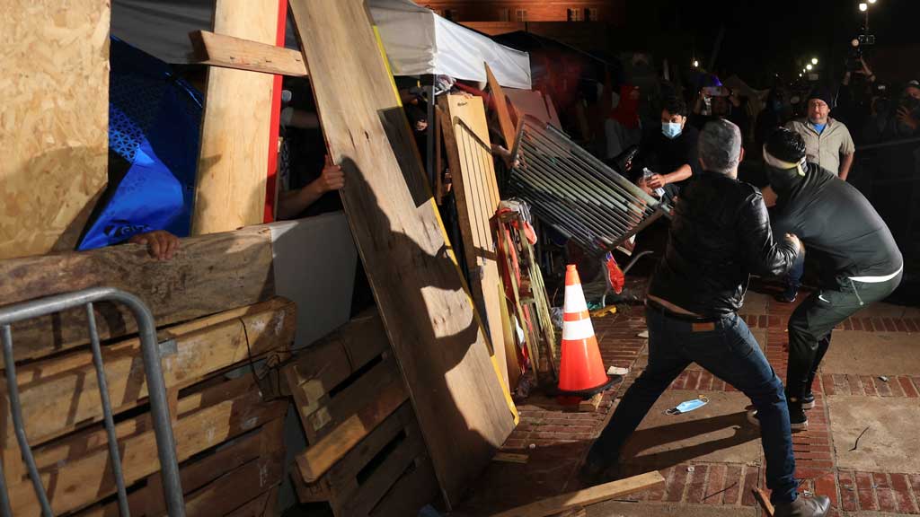 Violence flares at UCLA as police end protests