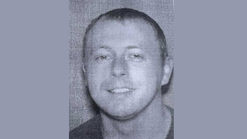 Kentucky highway shooting suspect still at large as manhunt pause
