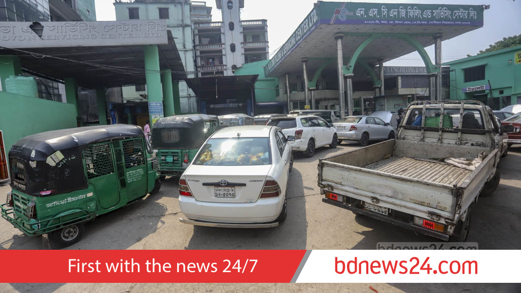 Long queue in filling stations as gas crisis intensifies