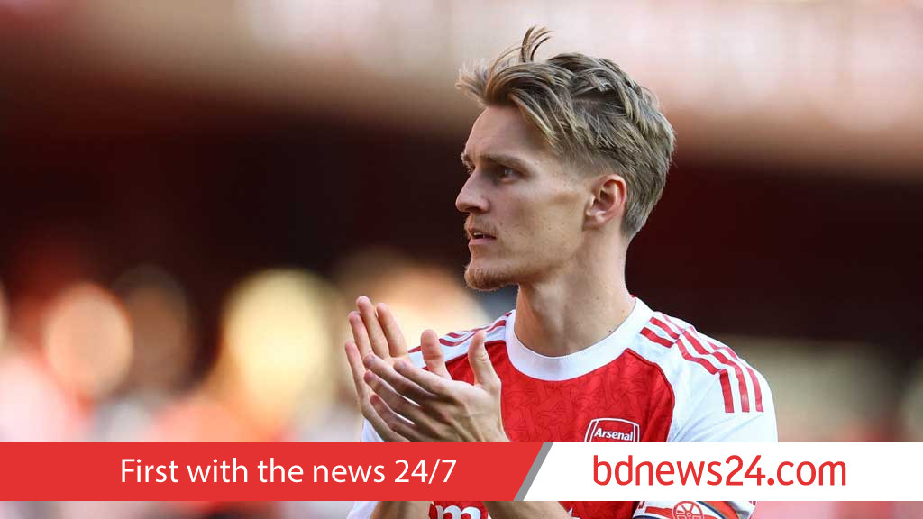 Arsenal kicks off new campaign at optimistic Man Utd