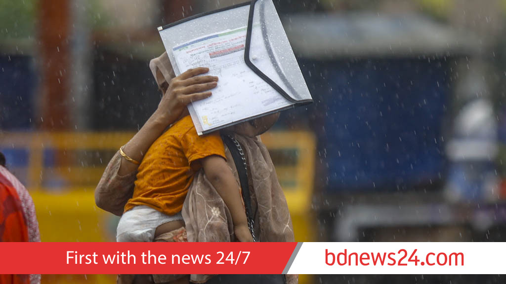 Children suffer in blockade amid downpour
