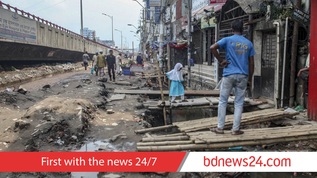 The Dolair Par-Jatrabari road lies in ruins