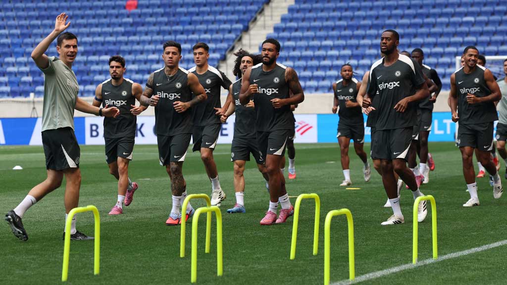 Chelsea eyeing upset of PSG in CWC final