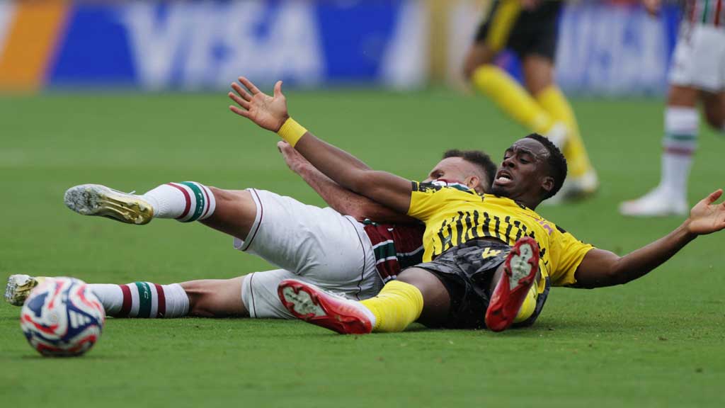 Chelsea agree deal to sign English winger Gittens