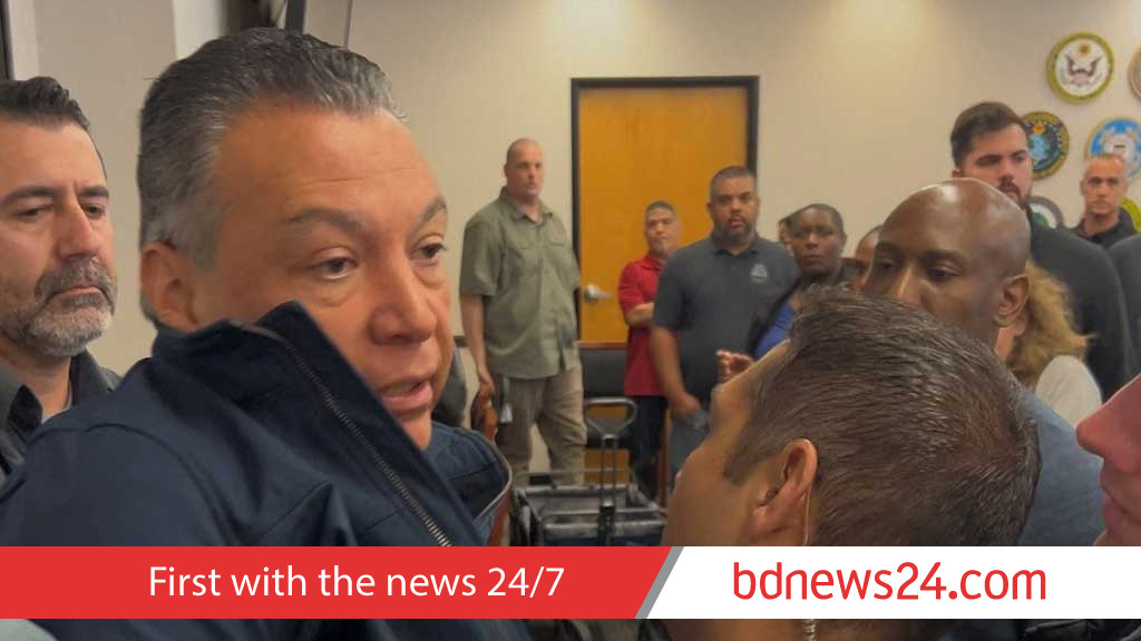 US Senator Padilla forced to ground, handcuffed by federal agents