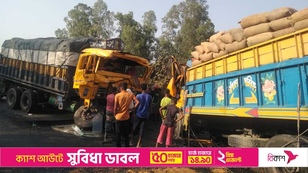 Two dead as trucks crash in Dinajpur’s Ghoraghat