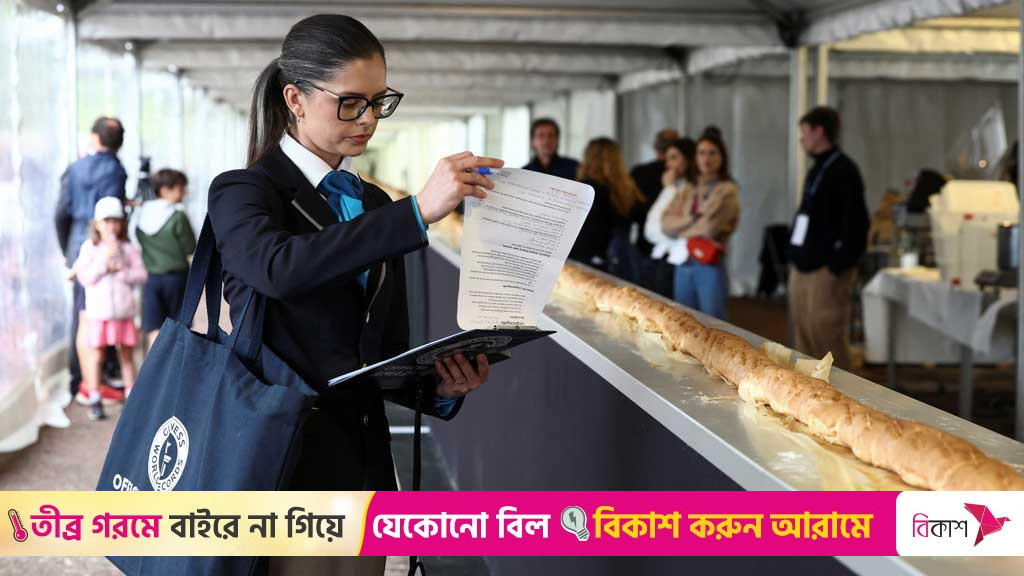 French bakers make world's longest baguette, beating Italy