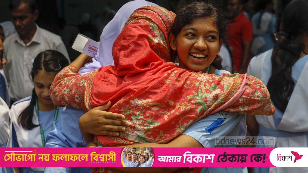 Students celebrate SSC success