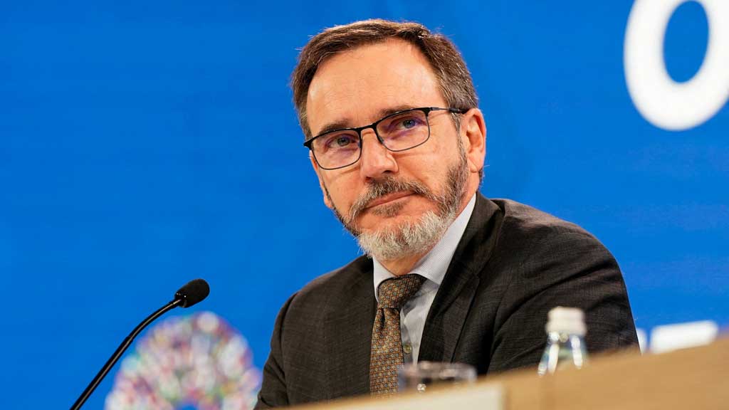 World is drifting toward more adverse growth: IMF